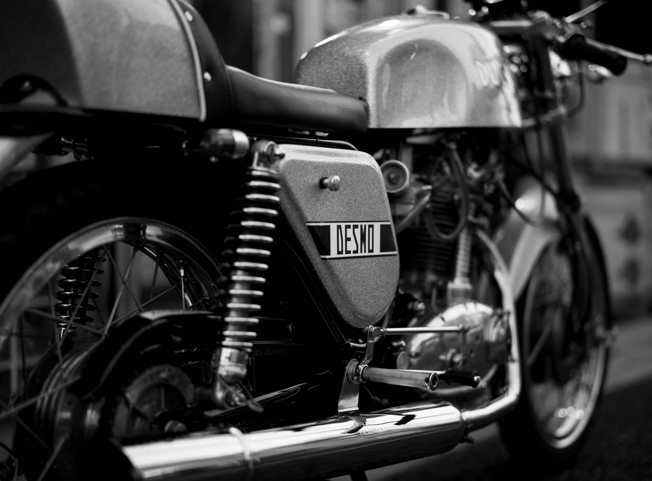 DUCATI DESMO 250 SILVER SHOTGUN 1973 - 富屋酒店 名古屋